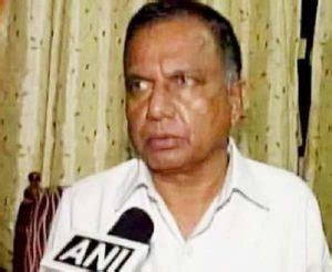 सदर लडक दख अपन सकस वडय बनव बठ बजप क यह ससद No Indian Media News Portal