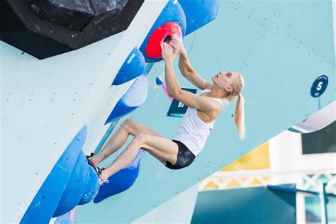 Parigi Oro A Janja Garnbret Up Climbing