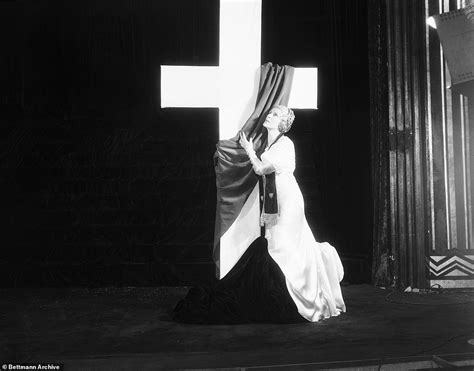 Sister Aimee Sempel Mcpherson The Famous And Controversial Founder Of