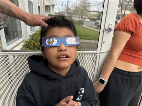 Red Bank Eclipse Turns Faces Skyward Red Bank Green