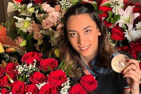 استقبال با شکوه از کیمیا علیزاده در بلغارستان عکس خبرورزشی