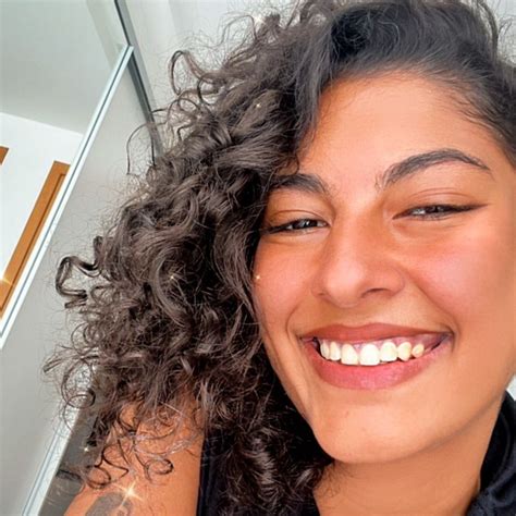 larissa dias coordenador de escritório safetour transporte