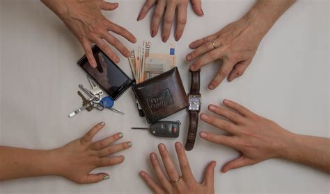 Кто в Эстонии считается настоящим наследником — биологический сын или приемный Декор