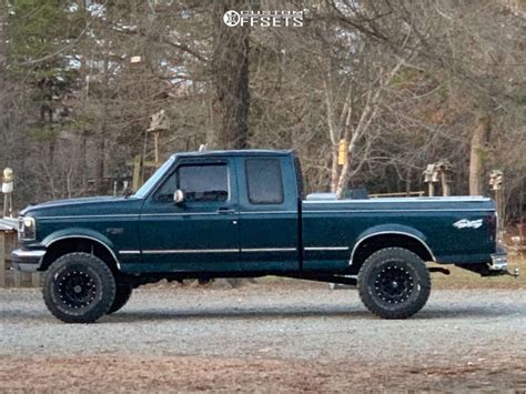 1995 Ford F150 Extended Cab Lifted