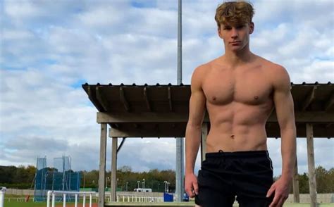 Pectus Carinatum Bodybuilding