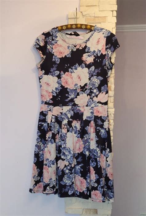 Сукня квіткове плаття сукня сарафан — ціна 70 грн у каталозі Короткі