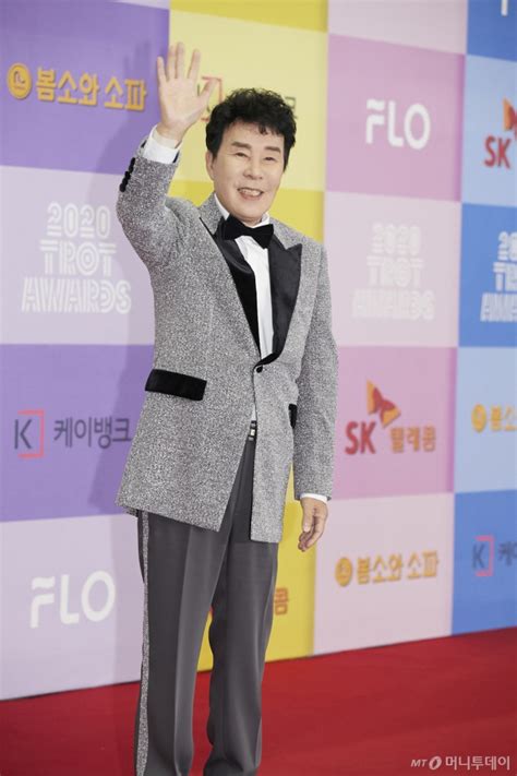 이자연 가수협회장 故송대관 천진한 선배 비보 믿을 수 없다