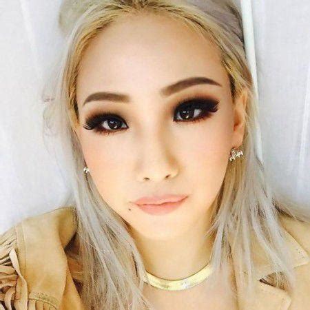 煙燻裝 妝容重點編輯 適宜人群編輯 注意事項編輯 4注意技巧編輯 眼線技巧 眼妝色 中文百科全書