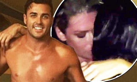 Sex Rules Of Bachelor In Paradise Are Revealed Daily Mail Online