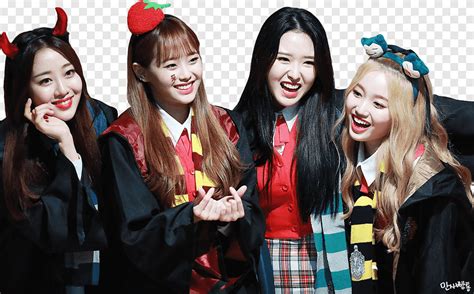 Loona Yyxy 180701 Four Momoland Members Png Pngegg