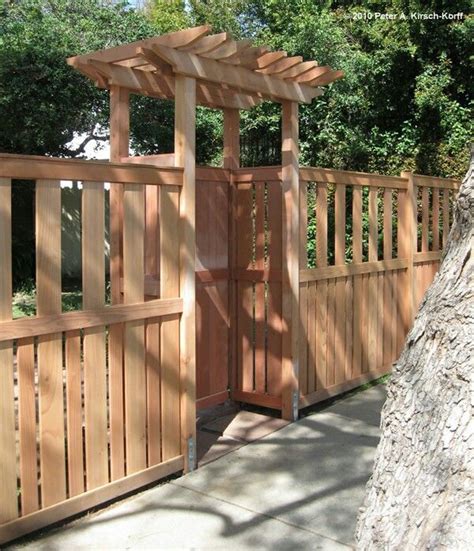 Elegant Fence Gate Pergola Designs For Modern Outdoor Spaces