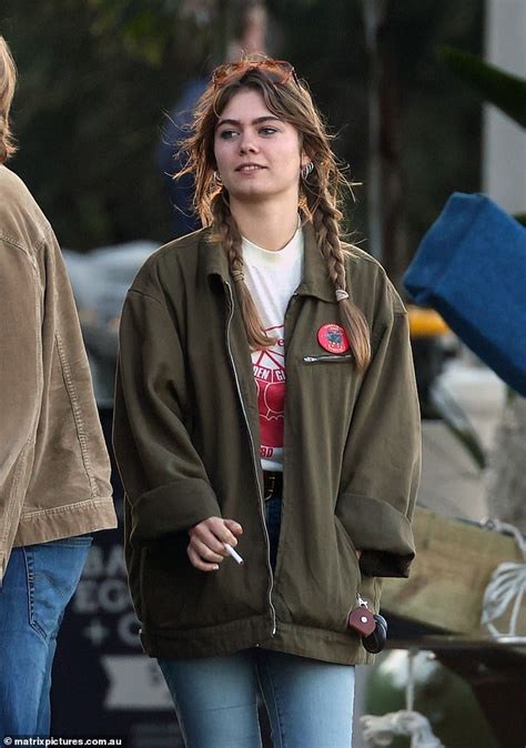 Lleyton And Bec Hewitts Daughter Mia 18 Acts Up For The Cameras