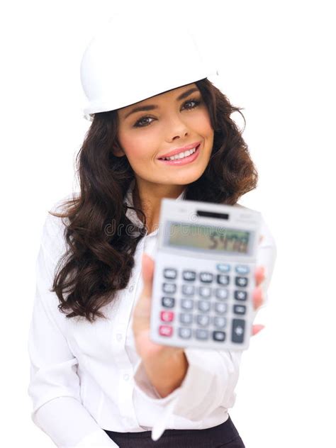 Junge Frau Im Sturzhelm Der Taschenrechner Ger T Zeigt Stockbild Bild Von Leitprogramm