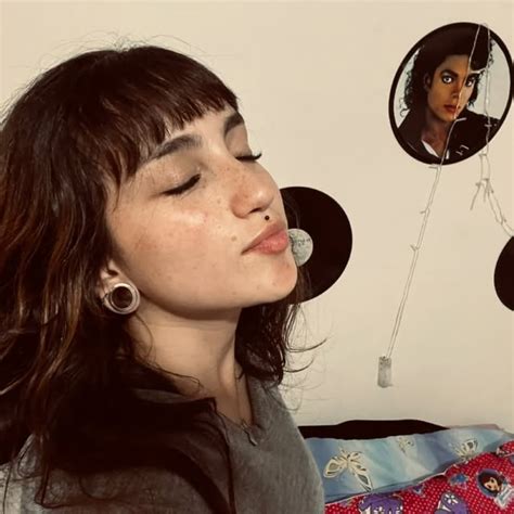 Sun Shui Sun Threads Say More