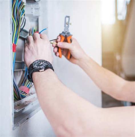 دانلود ترجمه مقاله مدل سازی و طراحی سیستم کنترل چندین متغیره برای معکوس کننده های