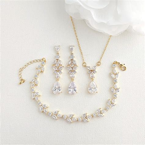 Stunning Bridal Look Gold Jewelry Set Shop Earrings Necklace Bracelet