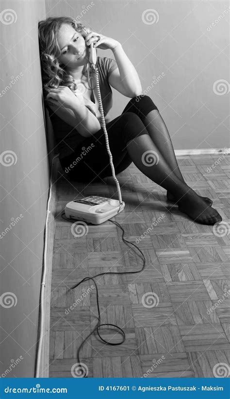 телефон девочки по вызову стоковое изображение изображение насчитывающей красивейшее 4167601