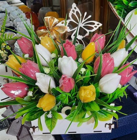 Купить БУКЕТ З МИЛА КВІТКОВА КОМПОЗИЦІЯ З МИЛЬНИХ ТЮЛЬПАНІВ В КАШПО МЕТЕЛИКИ цена 2000 грн