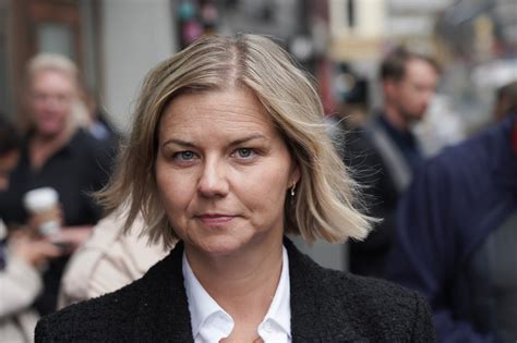 Ukraina Guri Melby Melby Krever Svar Fra Støre Om Gigantisk Ukraina Lån