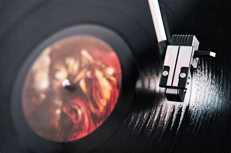 턴테이블 비닐 레코드 플레이어 디스크 자키에 대 한 복고풍 오디오 장비 Dj가 재생 음악을 혼합 하는 사운드 기술 블랙 비닐 레코드 빈티지 비닐 레코드 플레이어 0명에 대한