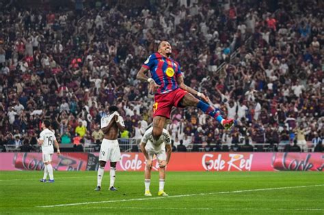 Raphinha Bawa Barcelona Juara Supercopa Spanyol 2026 Bola Banter