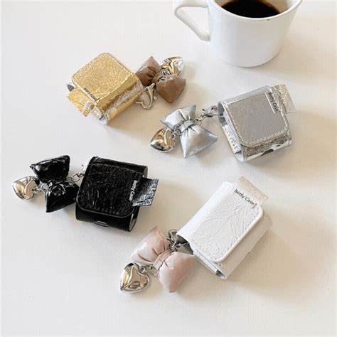 4color에어팟리본하트키링포함 우정케이스 에어팟케이스 에어팟집 생일선물 에어팟1세대 에어팟2세대 에어팟3세대 에어팟프로 에어팟프로2 에어팟키링 화이트 블랙 골드 실버