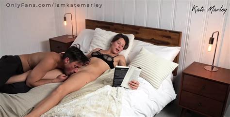 Real Love Suckling Until My Best Friend Gives Me A Handjob ケイトandクリス