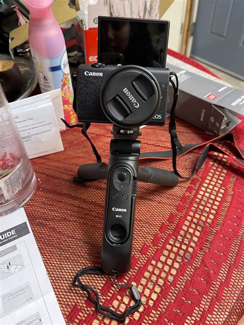 Canon Eos M200 Mirrorless Digital Vlogging Camera Content Creator Kit