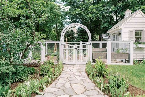 Types Of Fences And How To Choose One