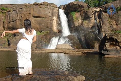 Keerthi Chawla Spicy Stills Photo 113 Of 150