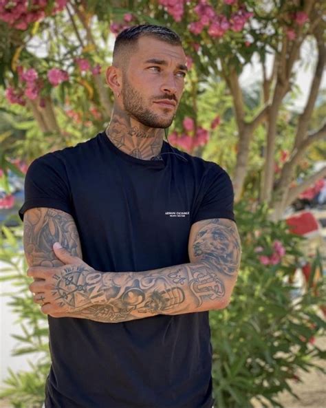 Pin Van Dee Op Mario Perozzi 👁️👁️🇮🇹