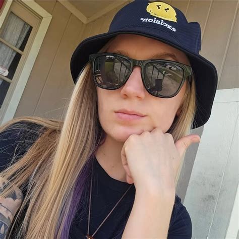 Ashley Weirdmodernhippie • Threads Say More