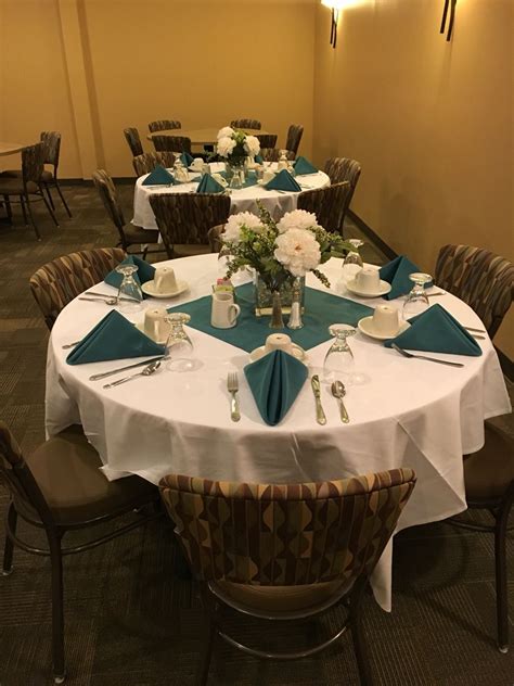 24 Small Banquet Table Yang Populer