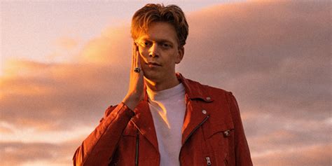 Turtlenek Augustine Shares Sweet Love From Debut Album Weeks Above The Earth