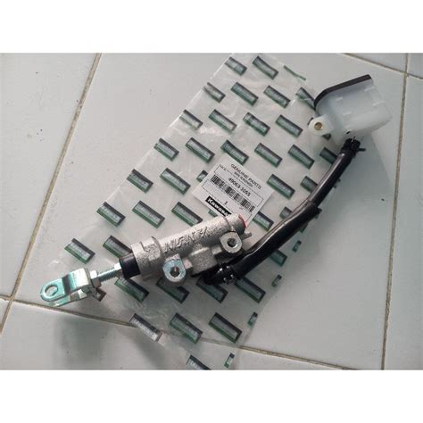 Original Klx 150 Rear Brake Assy Plus Oil Container Shopee Malaysia