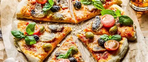 طرز تهیه پیتزا مخلوط فست‌فودی به‌صورت مرحله‌به‌مرحله اسنپ