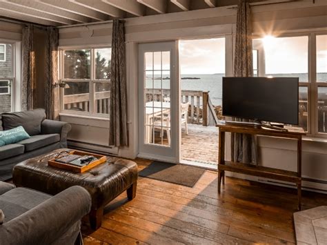 7 Best Waterfront Resorts In Nova Scotia Holidays