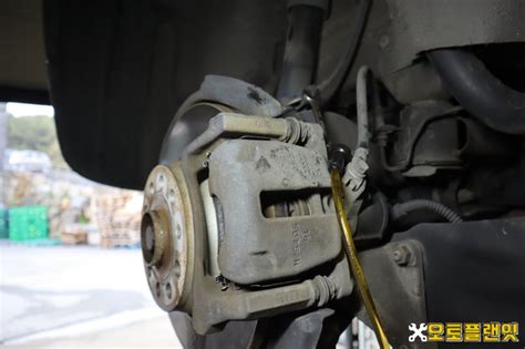 용인 수입차 정비 수리 폭스바겐 티구안 냉각수 누수 냉각수 파이프 고정 불량으로 발생 티구안 브레이크 패드 디스크 브레이크액 교환 냉각수 순환 크리닝 네이버 블로그
