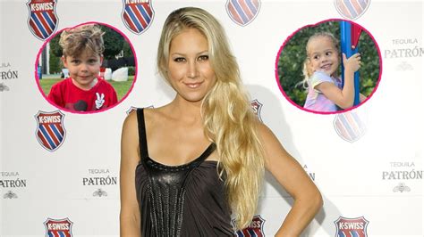 Mit Süßen Pics Anna Kournikova Feiert Geburtstag Der Twins