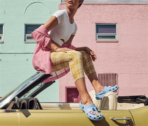 CROCS: оригінальне взуття, величезний вибір, новинки, розпродажі ...
