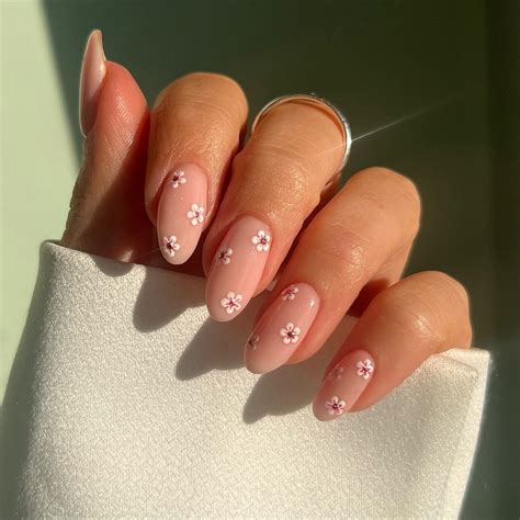 24 Cute Acrylic Nail Inspirations 2025 Trends Drexplains