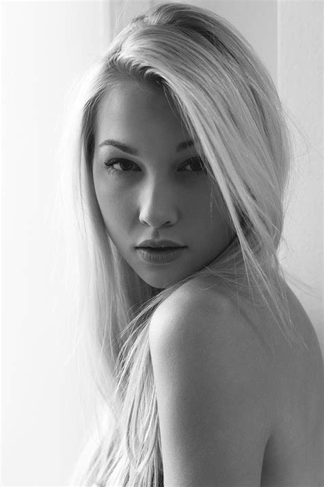 Test Julia Behance