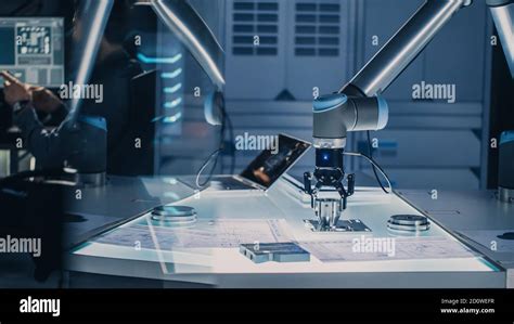 Hi tech science lab hi-res stock photography and images - Alamy