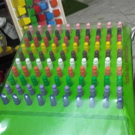 Multi Color Peg Board 100 Pegs