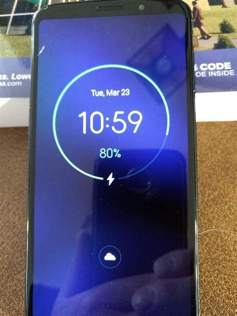 How To Use Android 12 Default Lock Screen Instead Of The Motorola R