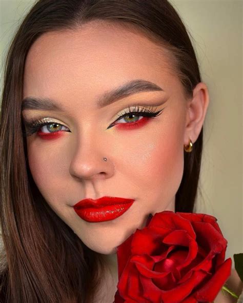 20 New Ways To Upgrade Classic Red Prom Makeup
