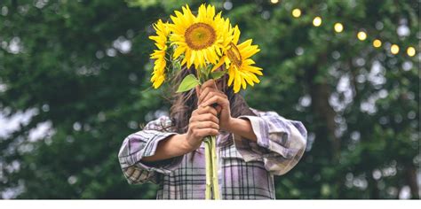 Місячний календар на квітень 2024 Фази Місяця сприятливі та несприятливі дні Nv