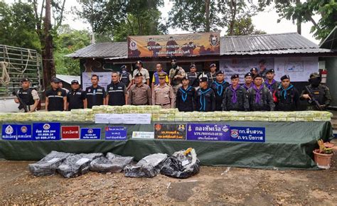 บึงกาฬ ยาบ้าไปยาไอซ์มา 5 กระสอบ 220 กก ค่ากว่า 55 ล้านบาท พิมพ์ไทยออนไลน์