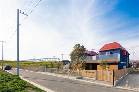 Teamlab Architects Completes A Nursery In Japan With Clashing Colors