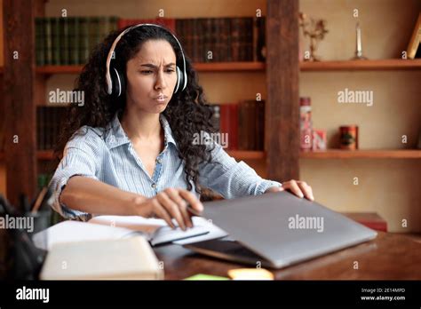 Turn Off Computer Hi Res Stock Photography And Images Alamy